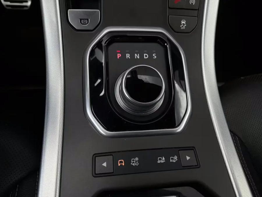 Brūns Land Rover Range Rover Evoque 2014 Rīga, ar dzinēja tilpumu 2.20 L un nobraukumu 169 tūkst. km par 7200 €, foto 20 vietnē AUTOMOTO.COM.LV
