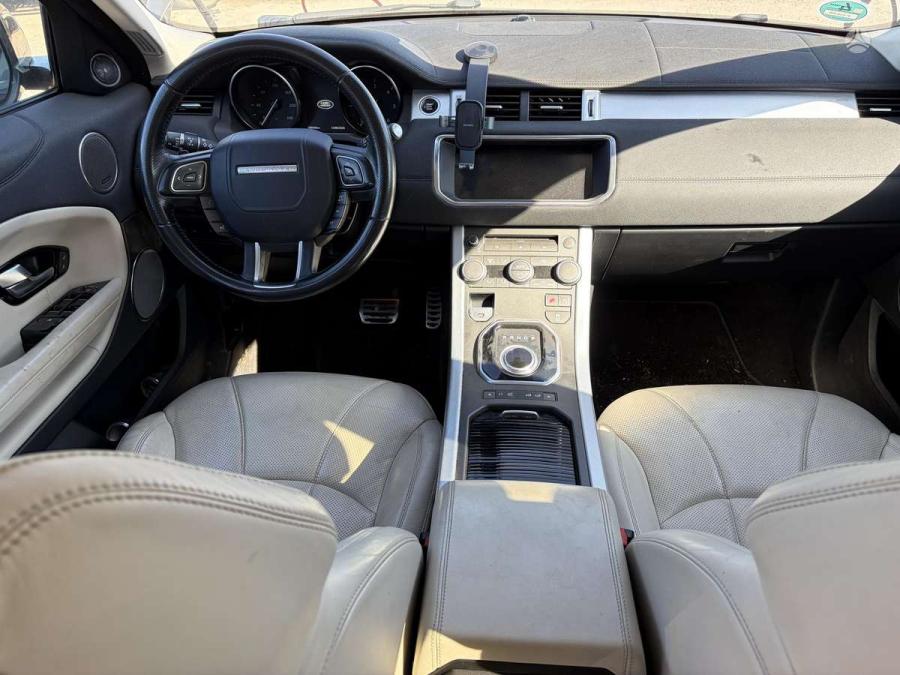 Brown Land Rover Range Rover Evoque 2016 in Alytus, with an engine capacity of 2.00 L and mileage of 196 thousand km for 5999 €, photo 8 on AUTOMOTO.COM.LV