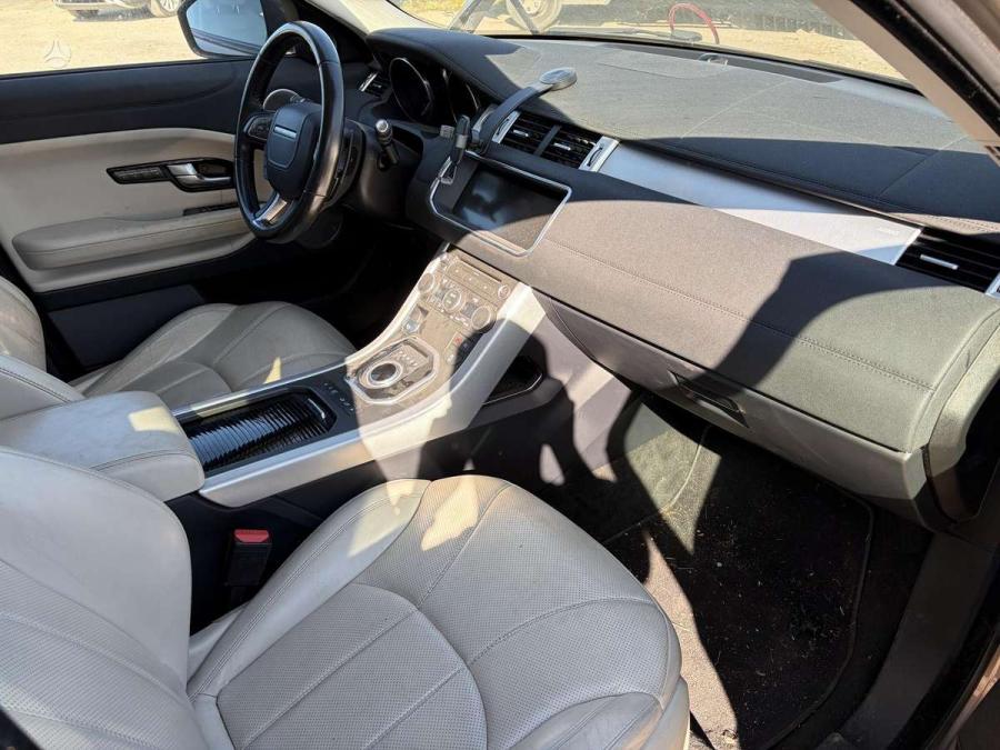 Brown Land Rover Range Rover Evoque 2016 in Alytus, with an engine capacity of 2.00 L and mileage of 196 thousand km for 5999 €, photo 9 on AUTOMOTO.COM.LV
