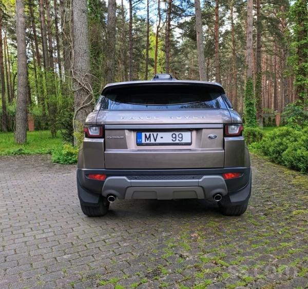 Brūns Land Rover Range Rover Evoque 2017 Liepāja, ar dzinēja tilpumu 2.00 L un nobraukumu 107 tūkst. km par 18000 €, foto 5 vietnē AUTOMOTO.COM.LV