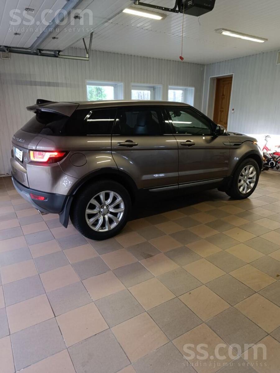 Brūns Land Rover Range Rover Evoque 2017 Liepāja, ar dzinēja tilpumu 2.00 L un nobraukumu 107 tūkst. km par 18000 €, foto 16 vietnē AUTOMOTO.COM.LV