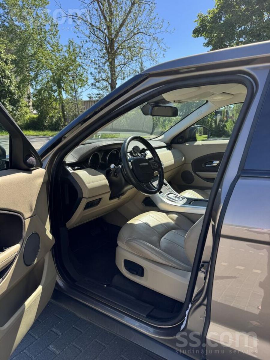 Brown Land Rover Range Rover Evoque 2017 in Riga, with an engine capacity of 2.00 L and mileage of 130 thousand km for 15900 €, photo 11 on AUTOMOTO.COM.LV