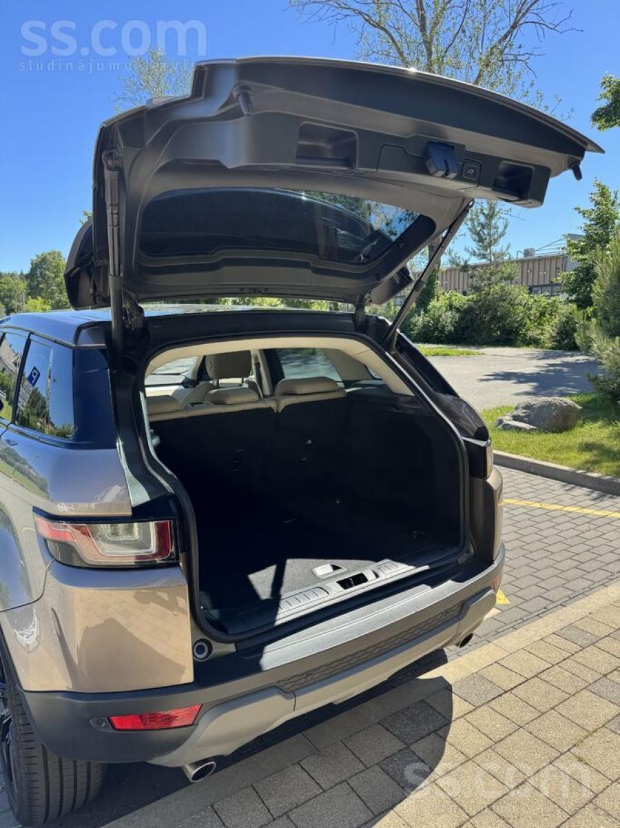 Brown Land Rover Range Rover Evoque 2017 in Riga, with an engine capacity of 2.00 L and mileage of 130 thousand km for 15900 €, photo 15 on AUTOMOTO.COM.LV
