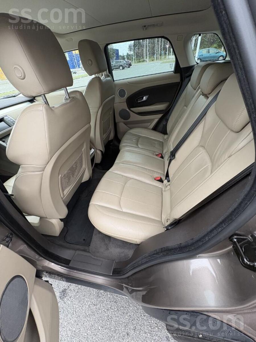 Brūns Land Rover Range Rover Evoque 2017 Rīga, ar dzinēja tilpumu 2.00 L un nobraukumu 144 tūkst. km par 14999 €, foto 8 vietnē AUTOMOTO.COM.LV