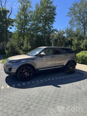 Brūns Land Rover Range Rover Evoque 2017 Rīga, ar dzinēja tilpumu 2.00 L un nobraukumu 131 tūkst. km par 10900 €, foto 3 vietnē AUTOMOTO.COM.LV