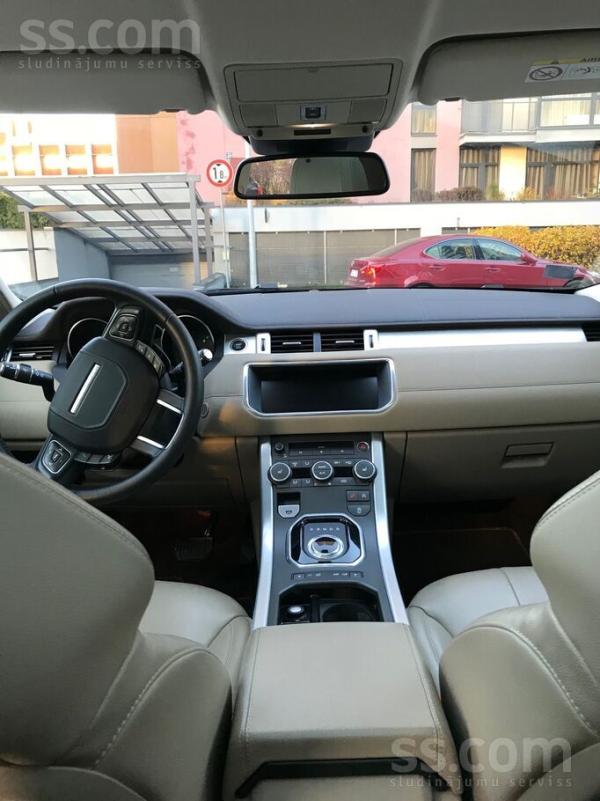 Brown Land Rover Range Rover Evoque 2017 in Riga, with an engine capacity of 2.00 L and mileage of 112 thousand km for 15000 €, photo 3 on AUTOMOTO.COM.LV