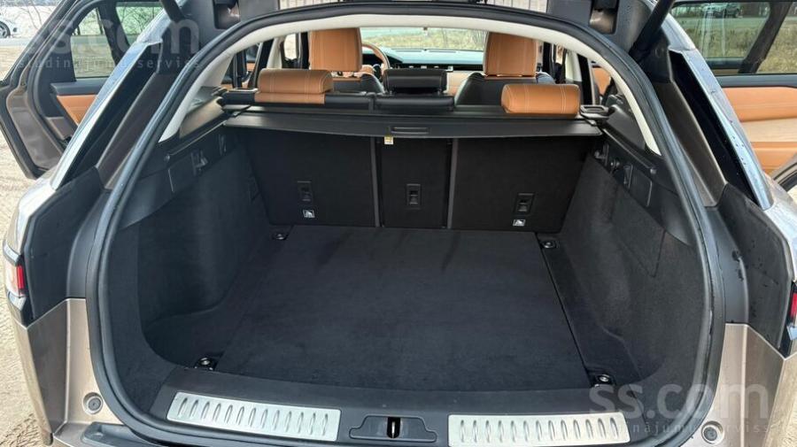 Brown Land Rover Range Rover Evoque 2019 in Riga, with an engine capacity of 2.00 L and mileage of 152 thousand km for 30000 €, photo 6 on AUTOMOTO.COM.LV