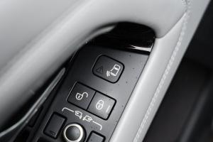 Brūns Land Rover Range Rover Evoque 2019 Mārupe, ar dzinēja tilpumu 2.00 L un nobraukumu 81 tūkst. km par 25000 €, foto 9 vietnē AUTOMOTO.COM.LV