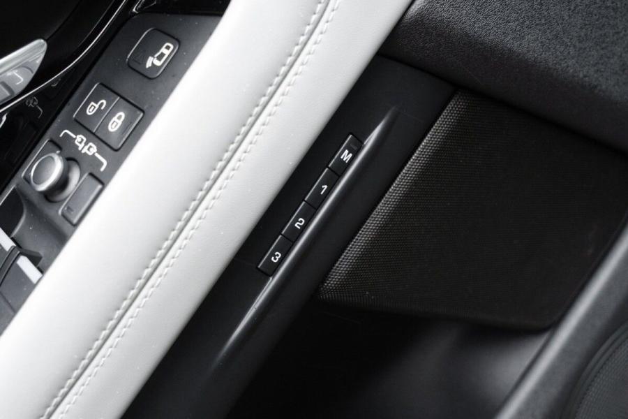Brūns Land Rover Range Rover Evoque 2019 Mārupe, ar dzinēja tilpumu 2.00 L un nobraukumu 81 tūkst. km par 25000 €, foto 10 vietnē AUTOMOTO.COM.LV