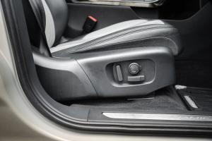 Brūns Land Rover Range Rover Evoque 2019 Mārupe, ar dzinēja tilpumu 2.00 L un nobraukumu 81 tūkst. km par 25000 €, foto 31 vietnē AUTOMOTO.COM.LV