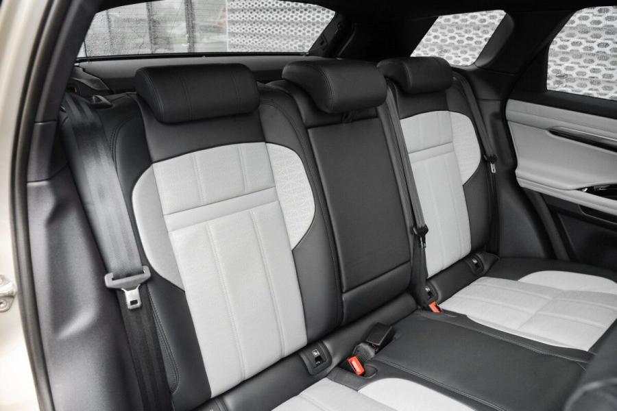 Brūns Land Rover Range Rover Evoque 2019 Mārupe, ar dzinēja tilpumu 2.00 L un nobraukumu 81 tūkst. km par 25000 €, foto 33 vietnē AUTOMOTO.COM.LV