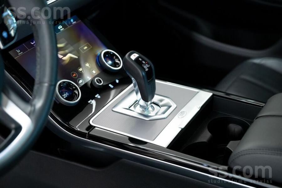 Brūns Land Rover Range Rover Evoque 2019 Rīga, ar dzinēja tilpumu 2.00 L un nobraukumu 88 tūkst. km par 21990 €, foto 12 vietnē AUTOMOTO.COM.LV
