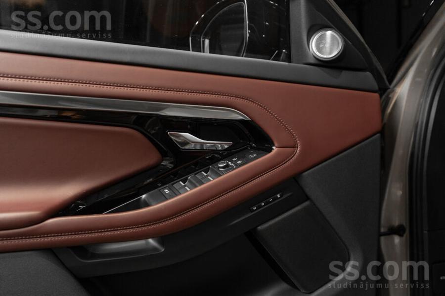 Brūns Land Rover Range Rover Evoque 2021 Rīga, ar dzinēja tilpumu 2.00 L un nobraukumu 72 tūkst. km par 29900 €, foto 17 vietnē AUTOMOTO.COM.LV