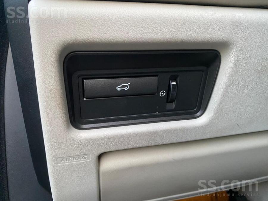 Land Rover Range Rover Evoque 2014 Rīga, ar dzinēja tilpumu 2.20 L un nobraukumu 163 tūkst. km par 14500 €, foto 17 vietnē AUTOMOTO.COM.LV