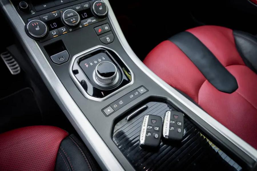 Land Rover Range Rover Evoque 2014 Jelgava, ar dzinēja tilpumu 2.20 L un nobraukumu 234 tūkst. km par 12800 €, foto 12 vietnē AUTOMOTO.COM.LV