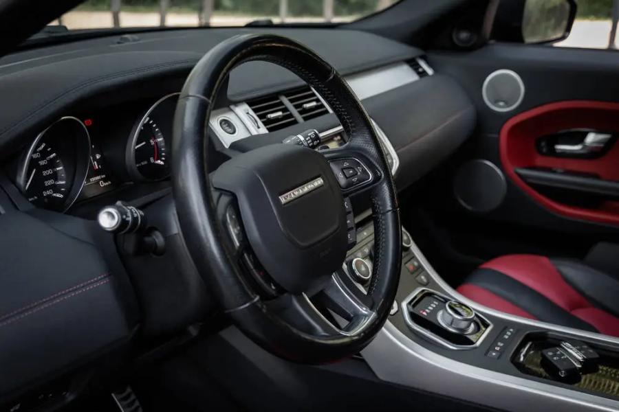Land Rover Range Rover Evoque 2014 Jelgava, ar dzinēja tilpumu 2.20 L un nobraukumu 234 tūkst. km par 12800 €, foto 13 vietnē AUTOMOTO.COM.LV