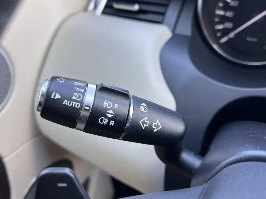 Land Rover Range Rover Evoque 2014 Rīga, ar dzinēja tilpumu 2.20 L un nobraukumu 216 tūkst. km par 11950 €, foto 24 vietnē AUTOMOTO.COM.LV