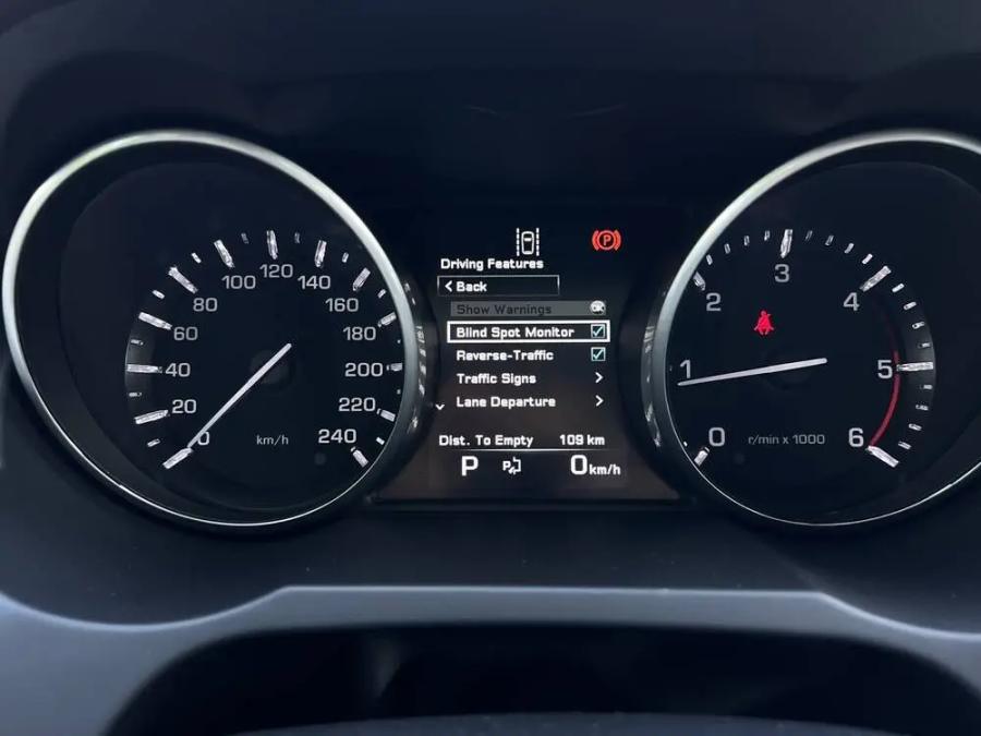 Land Rover Range Rover Evoque 2014 Rīga, ar dzinēja tilpumu 2.20 L un nobraukumu 216 tūkst. km par 11950 €, foto 28 vietnē AUTOMOTO.COM.LV