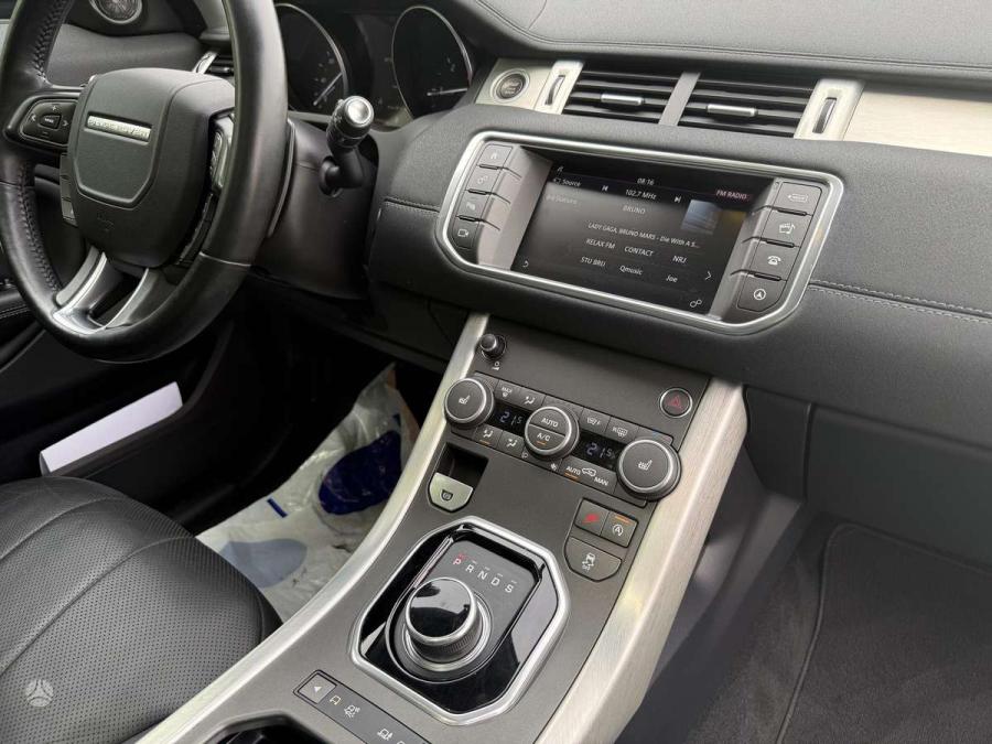 Land Rover Range Rover Evoque 2016 Tauragė, ar dzinēja tilpumu 2.00 L un nobraukumu 230 tūkst. km par 9900 €, foto 10 vietnē AUTOMOTO.COM.LV