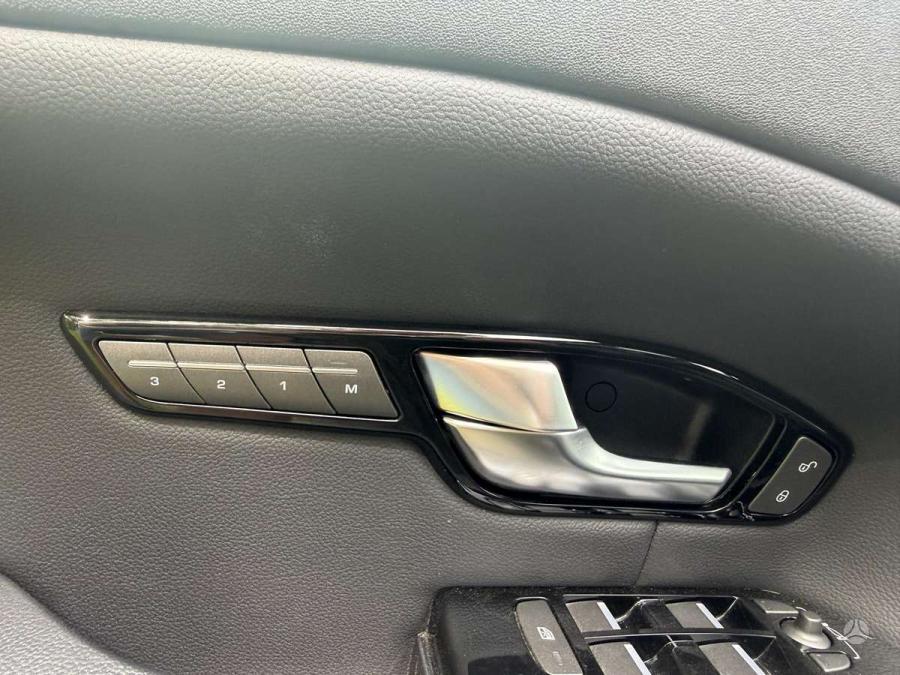 Land Rover Range Rover Evoque 2016 Tauragė, ar dzinēja tilpumu 2.00 L un nobraukumu 230 tūkst. km par 9900 €, foto 19 vietnē AUTOMOTO.COM.LV