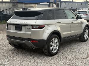 Land Rover Range Rover Evoque 2017 in Kretinga, with an engine capacity of 2.00 L and mileage of 71 thousand km for 15999 €, photo 8 on AUTOMOTO.COM.LV