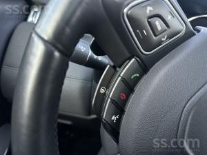 Land Rover Range Rover Evoque 2019 in Jelgava, with an engine capacity of 2.00 L and mileage of 99 thousand km for 15700 €, photo 12 on AUTOMOTO.COM.LV