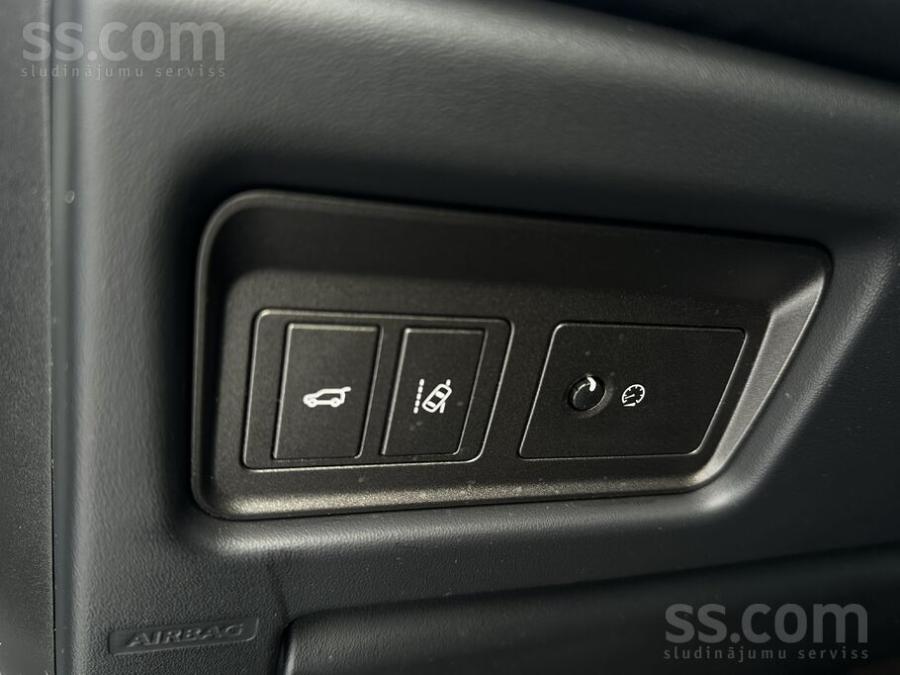 Land Rover Range Rover Evoque 2019 in Jelgava, with an engine capacity of 2.00 L and mileage of 99 thousand km for 15700 €, photo 15 on AUTOMOTO.COM.LV