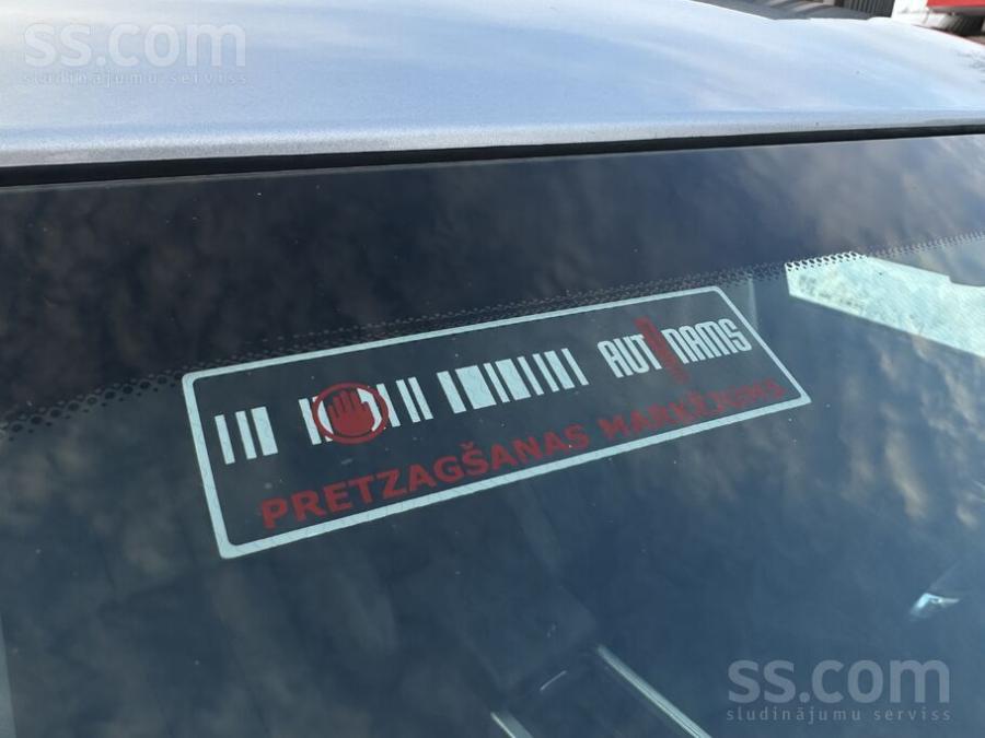 Land Rover Range Rover Evoque 2019 in Jelgava, with an engine capacity of 2.00 L and mileage of 99 thousand km for 15700 €, photo 21 on AUTOMOTO.COM.LV