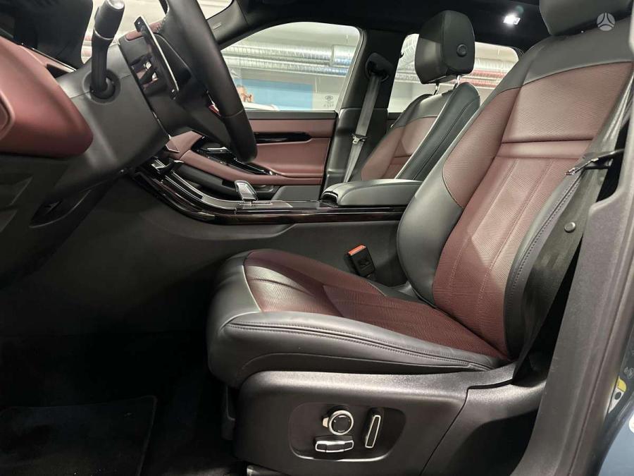 Land Rover Range Rover Evoque 2025 Viļņa, ar dzinēja tilpumu 2.00 L un nobraukumu 13 tūkst. km par 50900 €, foto 10 vietnē AUTOMOTO.COM.LV