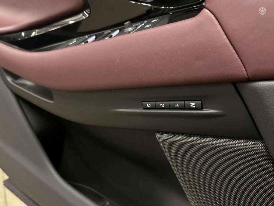 Land Rover Range Rover Evoque 2025 Viļņa, ar dzinēja tilpumu 2.00 L un nobraukumu 13 tūkst. km par 50900 €, foto 12 vietnē AUTOMOTO.COM.LV