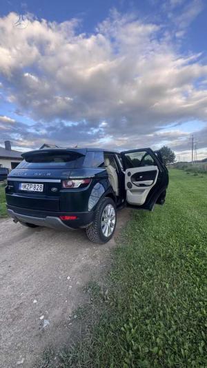 Green Land Rover Range Rover Evoque 2015 in Vilnius, with an engine capacity of 2.18 L and mileage of 291 thousand km for 9999 €, photo 3 on AUTOMOTO.COM.LV