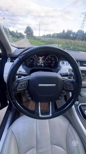 Green Land Rover Range Rover Evoque 2015 in Vilnius, with an engine capacity of 2.18 L and mileage of 291 thousand km for 9999 €, photo 4 on AUTOMOTO.COM.LV