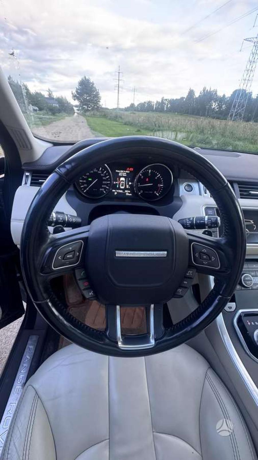 Green Land Rover Range Rover Evoque 2015 in Vilnius, with an engine capacity of 2.18 L and mileage of 291 thousand km for 9999 €, photo 4 on AUTOMOTO.COM.LV