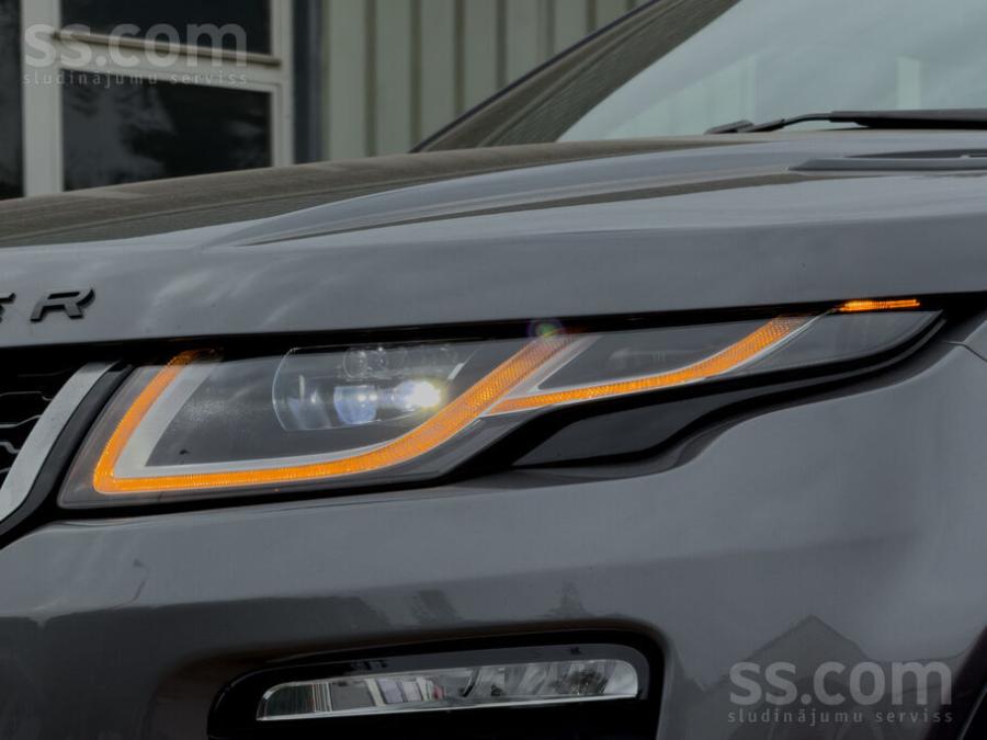 Grey Land Rover Range Rover Evoque 2016 in Daugavpils, with an engine capacity of 2.00 L and mileage of 235 thousand km for 12800 €, photo 3 on AUTOMOTO.COM.LV