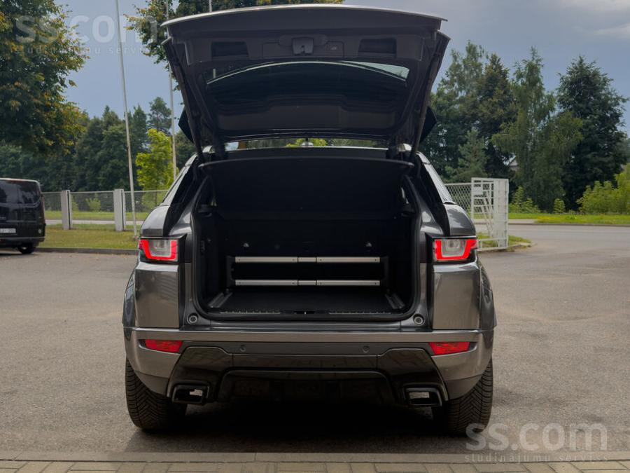 Grey Land Rover Range Rover Evoque 2016 in Daugavpils, with an engine capacity of 2.00 L and mileage of 235 thousand km for 12800 €, photo 15 on AUTOMOTO.COM.LV