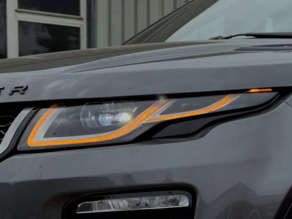 Pelēks Land Rover Range Rover Evoque 2016 Daugavpils, ar dzinēja tilpumu 2.00 L un nobraukumu 235 tūkst. km par 12800 €, foto 2 vietnē AUTOMOTO.COM.LV