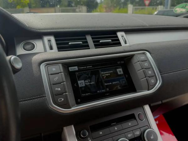 Pelēks Land Rover Range Rover Evoque 2016 Daugavpils, ar dzinēja tilpumu 2.00 L un nobraukumu 235 tūkst. km par 12800 €, foto 9 vietnē AUTOMOTO.COM.LV