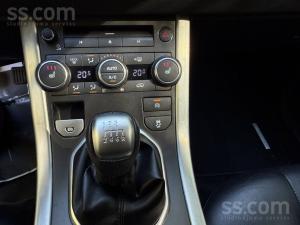 Pelēks Land Rover Range Rover Evoque 2012 Rīga, ar dzinēja tilpumu 2.20 L un nobraukumu 186 tūkst. km par 8690 €, foto 18 vietnē AUTOMOTO.COM.LV