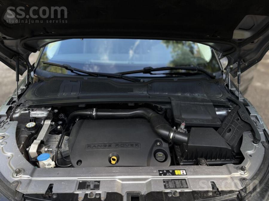 Pelēks Land Rover Range Rover Evoque 2012 Rīga, ar dzinēja tilpumu 2.20 L un nobraukumu 186 tūkst. km par 8690 €, foto 23 vietnē AUTOMOTO.COM.LV