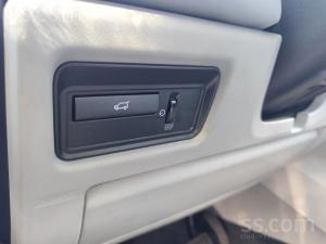 Pelēks Land Rover Range Rover Evoque 2012 Rēzekne, ar dzinēja tilpumu 2.20 L un nobraukumu 203 tūkst. km par 10990 €, foto 21 vietnē AUTOMOTO.COM.LV