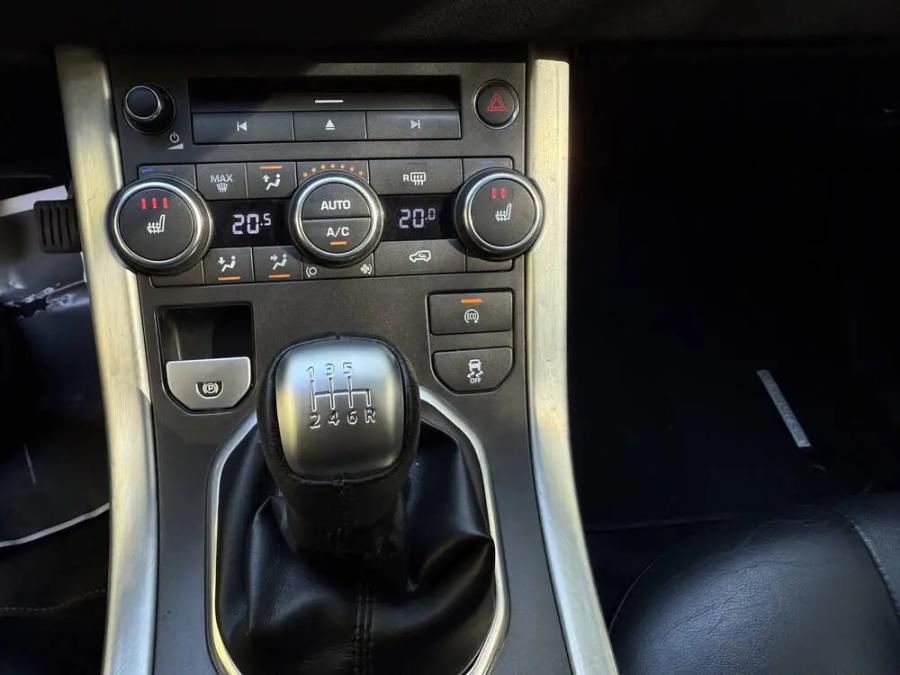 Grey Land Rover Range Rover Evoque 2012 in Riga, with an engine capacity of 2.20 L and mileage of 186 thousand km for 8690 €, photo 20 on AUTOMOTO.COM.LV