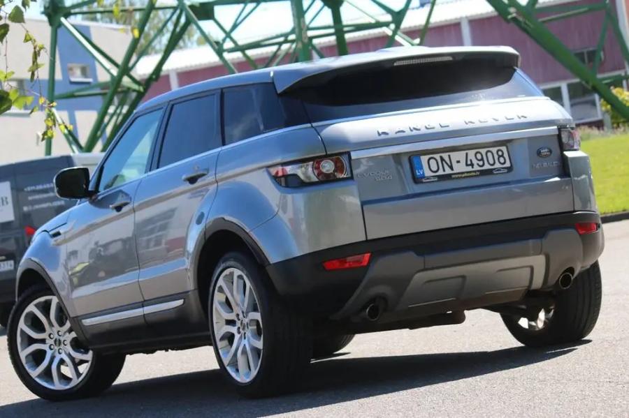 Grey Land Rover Range Rover Evoque 2012 in Riga, with an engine capacity of 2.20 L and mileage of 156 thousand km for 11390 €, photo 5 on AUTOMOTO.COM.LV