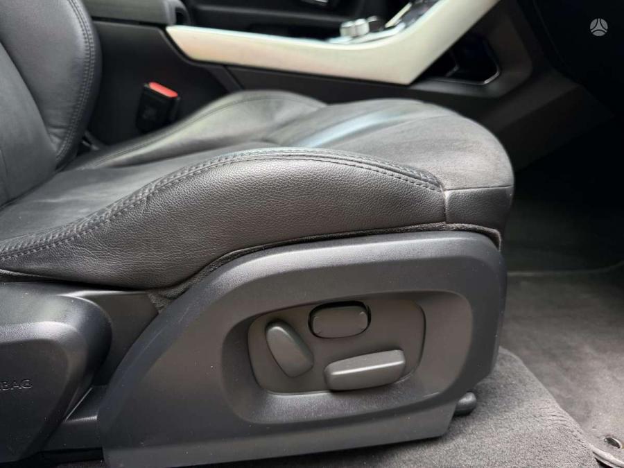 Pelēks Land Rover Range Rover Evoque 2012 Utena, ar dzinēja tilpumu 2.18 L un nobraukumu 235 tūkst. km par 9750 €, foto 15 vietnē AUTOMOTO.COM.LV