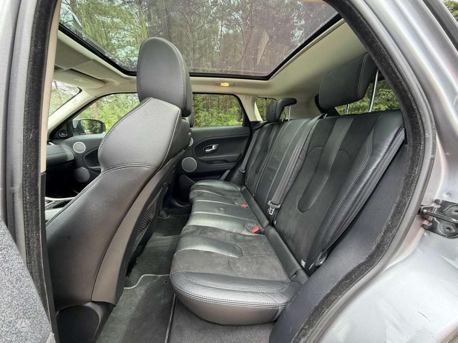 Pelēks Land Rover Range Rover Evoque 2012 Utena, ar dzinēja tilpumu 2.18 L un nobraukumu 235 tūkst. km par 9750 €, foto 17 vietnē AUTOMOTO.COM.LV