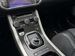Pelēks Land Rover Range Rover Evoque 2012 Utena, ar dzinēja tilpumu 2.18 L un nobraukumu 235 tūkst. km par 9750 €, foto 23 vietnē AUTOMOTO.COM.LV