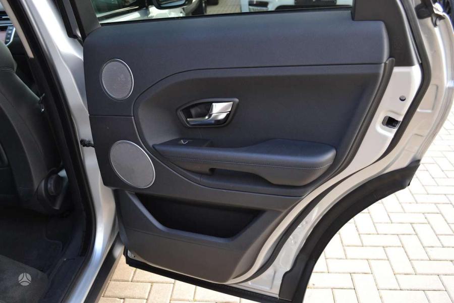 Pelēks Land Rover Range Rover Evoque 2012 Viļņa, ar dzinēja tilpumu 2.18 L un nobraukumu 266 tūkst. km par 9000 €, foto 20 vietnē AUTOMOTO.COM.LV