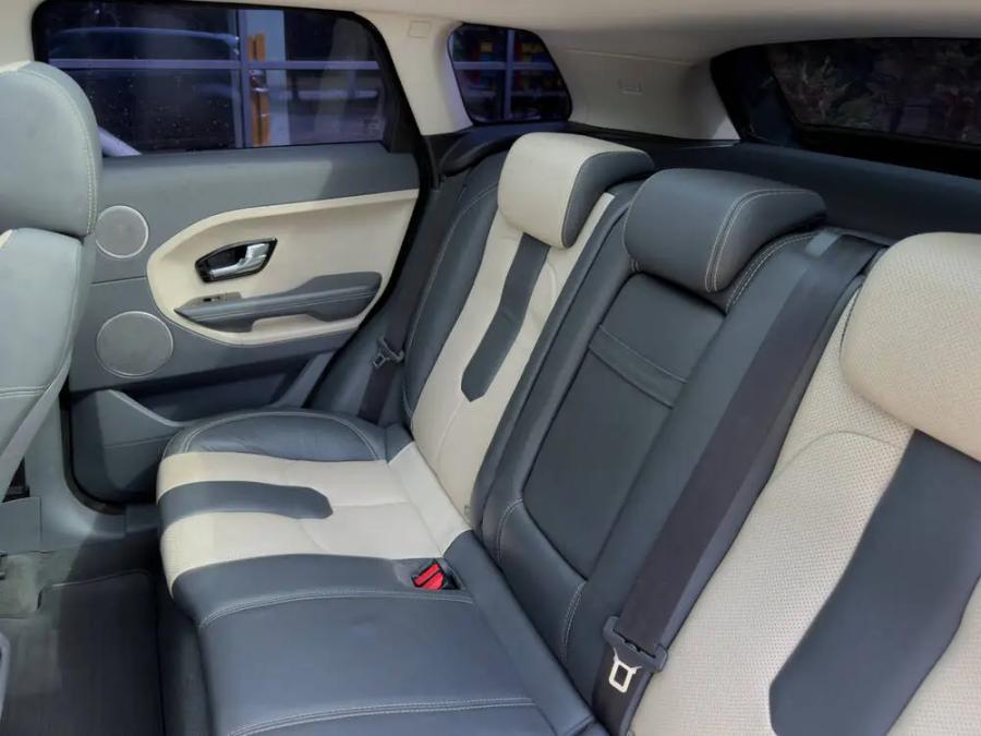 Grey Land Rover Range Rover Evoque 2012 in Daugavpils, with an engine capacity of 2.20 L and mileage of 275 thousand km for 12500 €, photo 11 on AUTOMOTO.COM.LV