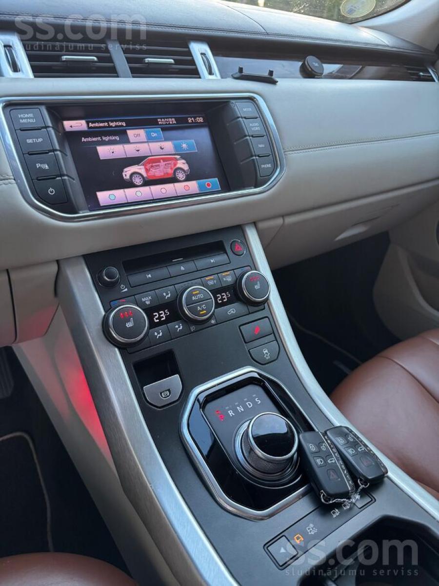 Pelēks Land Rover Range Rover Evoque 2012 Rīga, ar dzinēja tilpumu 2.20 L un nobraukumu 152 tūkst. km par 11300 €, foto 14 vietnē AUTOMOTO.COM.LV