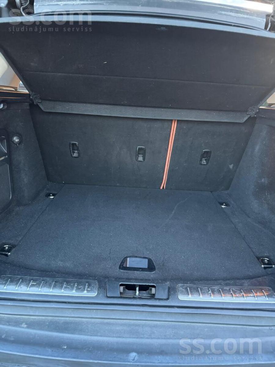 Pelēks Land Rover Range Rover Evoque 2012 Rīga, ar dzinēja tilpumu 2.20 L un nobraukumu 152 tūkst. km par 11300 €, foto 21 vietnē AUTOMOTO.COM.LV