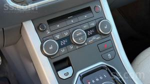 Pelēks Land Rover Range Rover Evoque 2012 Daugavpils, ar dzinēja tilpumu 2.20 L un nobraukumu 275 tūkst. km par 11250 €, foto 12 vietnē AUTOMOTO.COM.LV